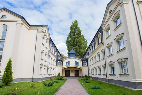 Кременчуц Кременчуцький ліцей 17 «Вибір імені М Г Неленя