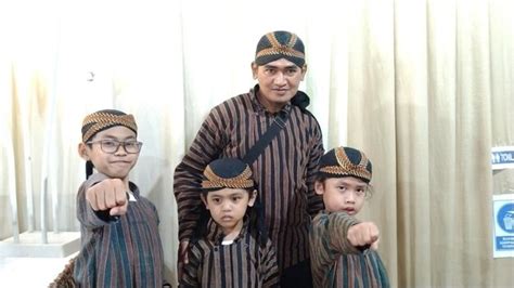 Premium Photo Javanese Traditional Chothes