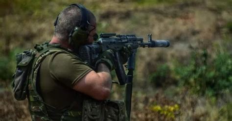 Перша група українських військових почала навчання у Британії — Lviv Media