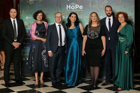 Humanitarni Belhospice Bal Na Belom Dvoru Okupio Je Veliki Broj Humanih Ljudi Koje Pomazu Rad