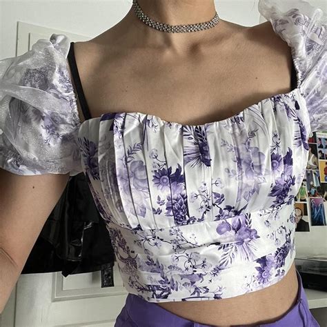 💜🤍pretty Cute Crop Top With Flower Print 🤍💜 Depop