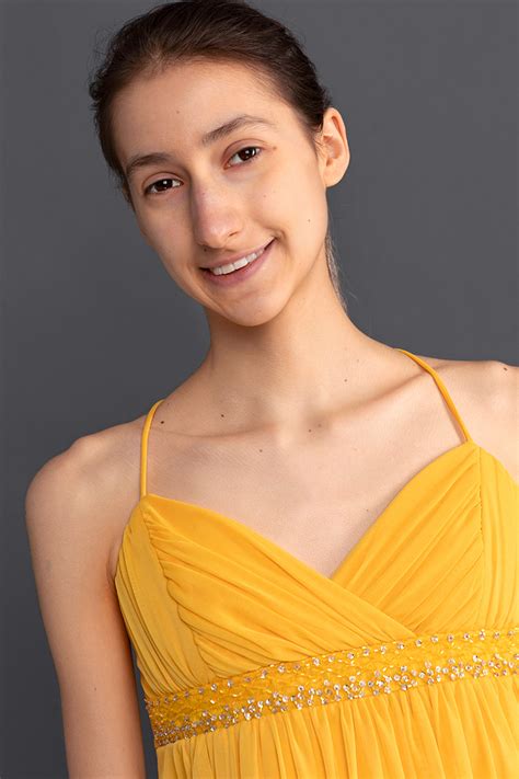 Christina H New View Modeling