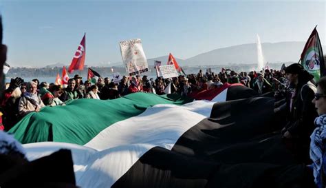 Des Milliers De Manifestants à Genève Dénoncent La Politique De Famine De Lentité Sioniste