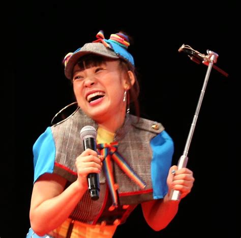 【画像】フワちゃんに起死回生の一手？ 自撮り棒使いセクシー女優デビュー「脱いだらスゴい」説 ライブドアニュース