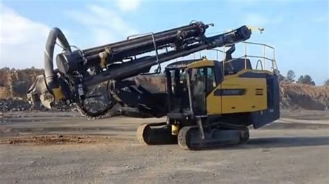 Flexiroc D65 Fully Autonomous Smartroc Surface Drill Rig Youtube