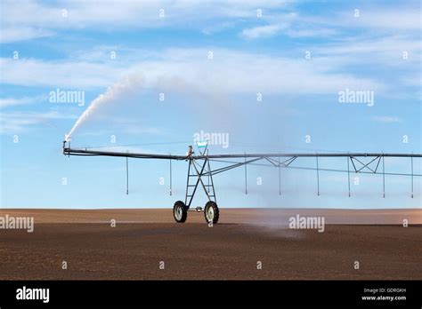 Pivot Irrigation System High Resolution Stock Photography And Images Alamy