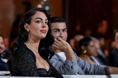 Cristiano Ronaldo Fussballstar Hat Sich Mit Georgina Rodriguez Verlobt