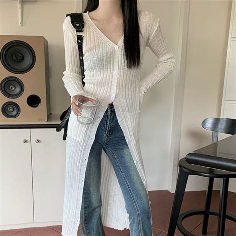 브이넥 버튼 슬림핏 롱 니트 가디건 캐주얼룩 결혼식하객룩 간절기 세미정장 오피스룩 데이트룩 소개팅룩