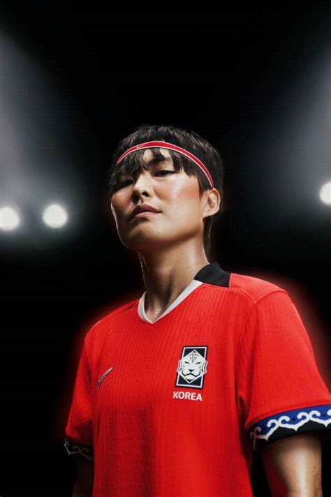 나이키 여자축구대표팀 새 유니폼 공개 홈 빨간색 원정 파란색