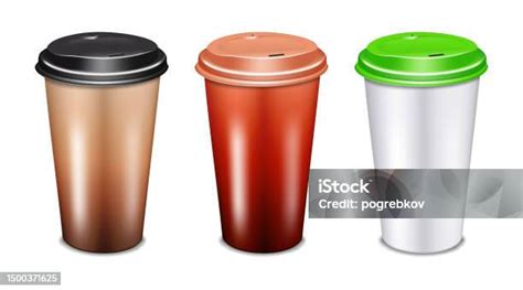 플라스틱 뚜껑이 있는 백지 테이크아웃 커피 컵은 사실적인 모형입니다 컬러 모형 세트입니다 쉽게 편집 가능한 벡터 일러스트레이션 0명에 대한 스톡 벡터 아트 및 기타 이미지