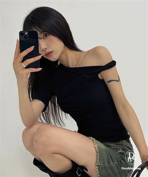 오프숄더 언발 어깨 꼬임 숄더 반팔티4colors 에이블리