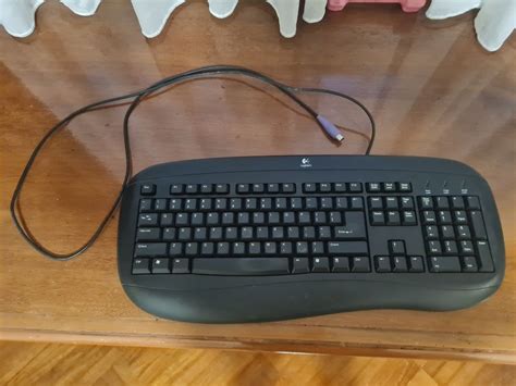 Ps2 Logitech Easy Keyboard Deluxe Computers And Tech Parts And Accessories Computer Keyboard On