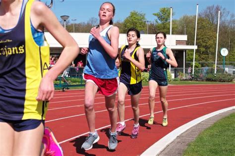 무료 이미지 선로 운영 달리는 사람 금연 건강 증진 협회 경주 경쟁 네덜란드 헤이그 국제 노동자 동맹 여자애들 엠 미국 사람 소년들 50 학교