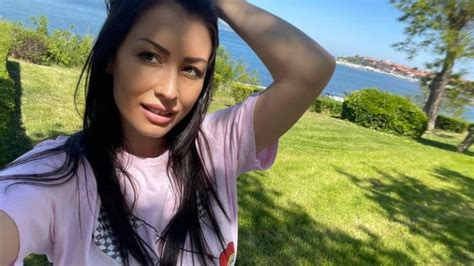 Шокиращи кадри Вижте как е изглеждала Джена преди корекциите СНИМКА