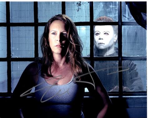 Jamie Lee Curtis Signed 8x10 Halloween Laurie Strode Photo W Hologram