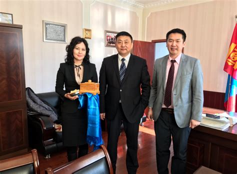 Эрүүл мэндийн сайд А Цогцэцэг ээлжит томилгоогоо хийлээ