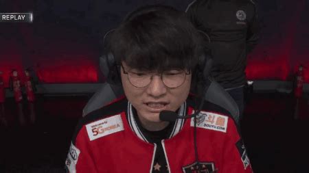 페이커 마지막에 짤릴때 표정이라는데 League of Legends