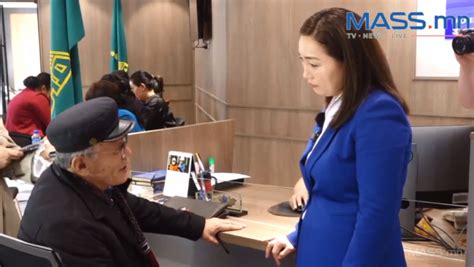 Хөдөлмөр нийгмийн хамгааллын сайд Х Булгантуяа 1111 төвд ажиллалаа