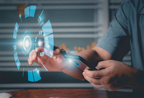 복사 공간 혁신 네트워크 빅 데이터 및 인터넷 개념 기술 추상적 인 배경으로 가상 화면에서 복잡한 원형 다이어그램을 만지는 사람 원형에 대한 스톡 사진 및 기타 이미지