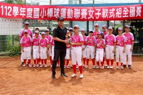 國小軟聯女子組》岳家萱拿投手獎 興隆首參賽獲季軍
