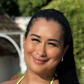 Yeraldin Babe Page Watch This Pornstar On Freeones