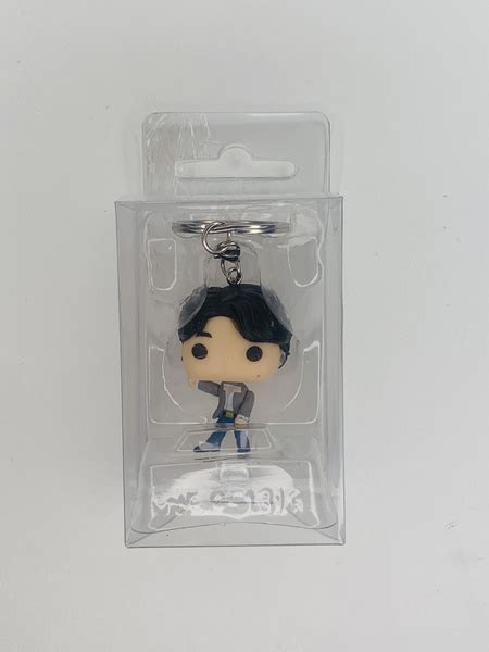 Брелок певец Чонгук без коробки Keychain Bts Jung Kook купить с доставкой по выгодным ценам в