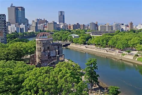 Повоєнне відновлення України Стати кращими ніж були • Ukraїner