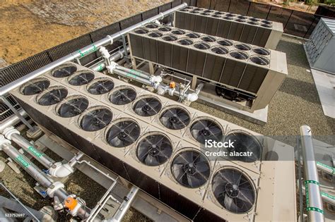 냉장고 펌프 및 파이프 Hvac 시스템 칠러에 대한 스톡 사진 및 기타 이미지 칠러 대형 0명 Istock