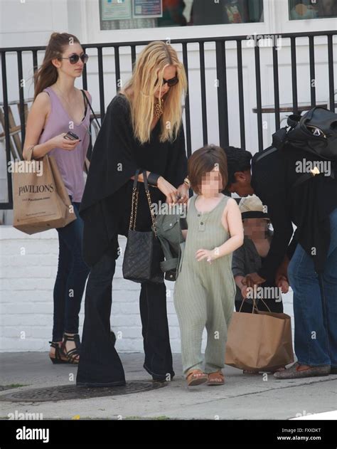 Rachel Zoe Leaving Au Fudge Restaurant After Having Lunch With Her Two Sons Skyler And Kaius