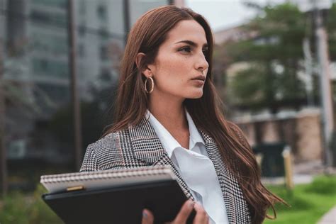 How To Make A Strong First Impression As An Introvert 4 Proven Strategies