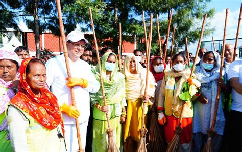 Dehradun स्वच्छता ही सेवा कार्यक्रम का सीएम ने किया शुभारंभ लोगों को