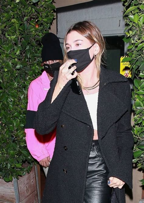 패션엔 헤일리 볼드윈♥저스틴 비버 불타는 금요일 로맨틱한 테이트룩