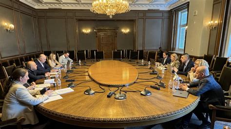 И в събота ГЕРБ СДС ДБ БСП и ИТН седнаха на масата за преговори Nova