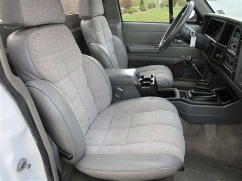 1990 Jeep Comanche Interior