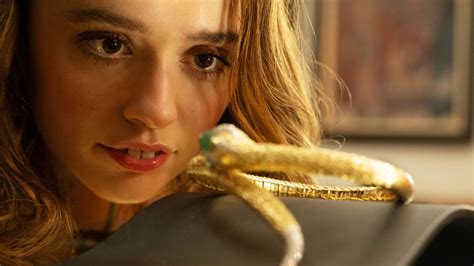 The White Lotus Star Aimee Lou Wood Doesnt Want Fans To File Their Teeth To Get Her Smile