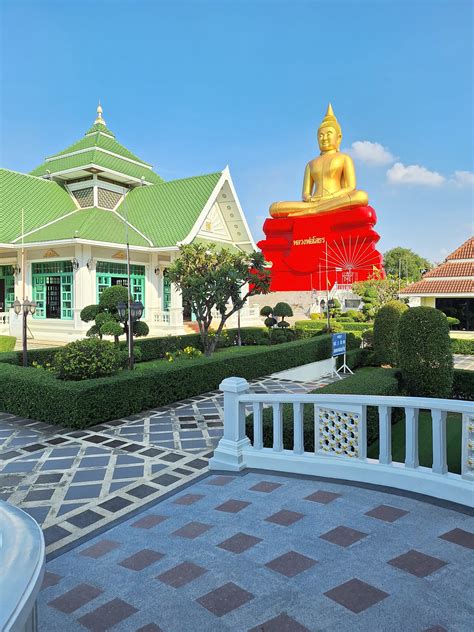 ของแดกปทุมธานี หลวงพ่อโสธรองค์ใหญ่ ริมน้ำวัดโบสถ์
