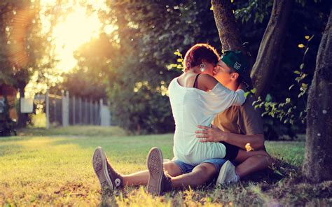 Love Kiss Hd Wallpapers Wallpaper Cave