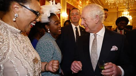 Чарлз Iii почете жертвите и осъди отричането на геноцида в Сребреница Фактор