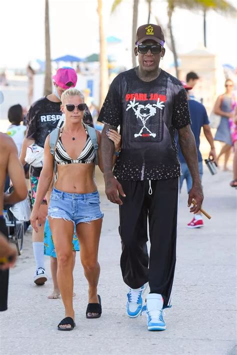 Dennis Rodman Broke D 3 Times Bonking 2000 Women From Baywatch