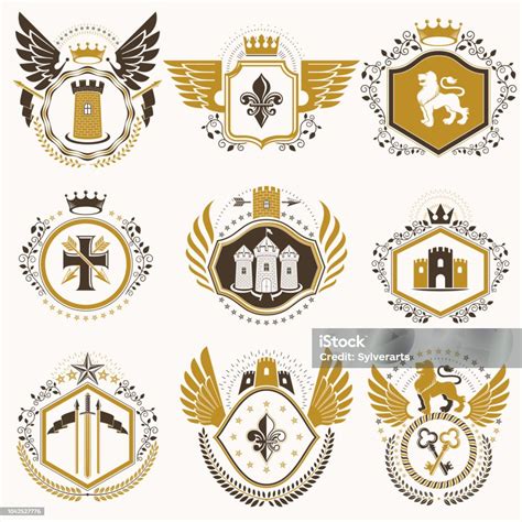 벡터 요소의 빈티지 복고풍 디자인 양식에 일치 시키는 문장 레이블 설정 합니다 상징적인 그림 컬렉션 중세 요새 군주 크라운 십자가와 병기로 구성 0명에 대한 스톡 벡터 아트