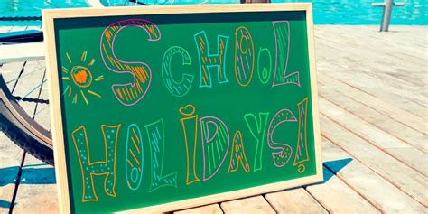 Додаткові вихідні та весняні канікули 2023 Названо дати коли українські школярі зможуть