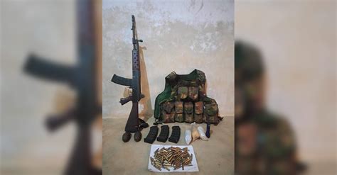 Dvb ခမရ ၄၂၂ တပ်ရင်းမှ ရဲဘော်တဦး ဖယ်ခုံ Pdf ထံ လက်နက်ခဲယမ်းအပြည့်အစုံဖ