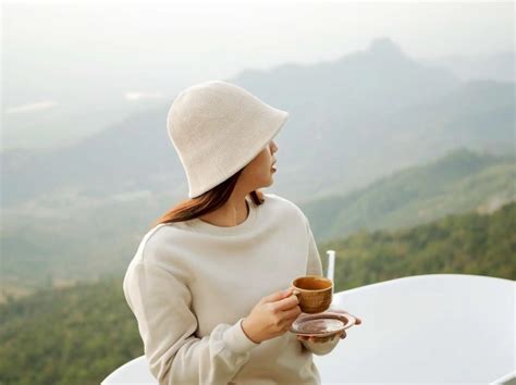 หนีร้อนมานอนฟินบนยอดภูทับเบิก แช่อ่างชมวิวทะเลหมอกสุดฮีลใจ💚 แกลเลอรีที่โพสต์โดย Pupaepmk Lemon8