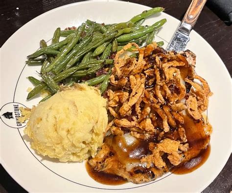 How This Beloved Locally Owned Restaurant Won Hearts In Noblesville In