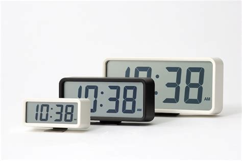 무인양품 알람 기능 디지털 탁상 시계 2 Colors 2 Size 위시버킷