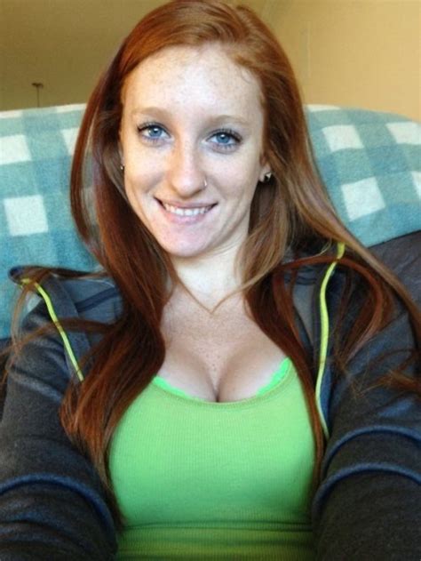 ホットセクシーな大きなおっぱいの女性 ポルノ写真