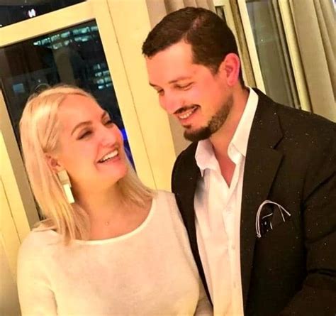 استوری مهناز افشار از همسرش یاسین رامین از کشور خارج شد