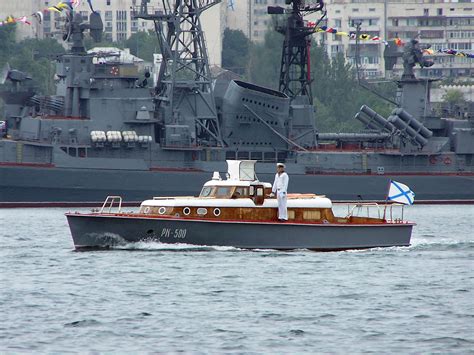 Рейдовый катер РК-500 Черноморского флота на ходу