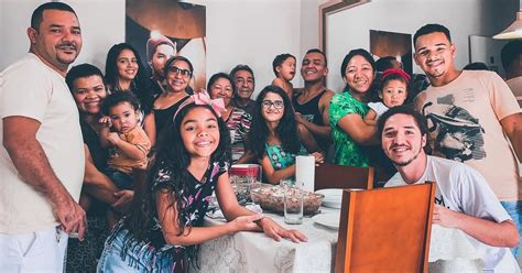 Em Disputa Com O Irmão Em Garota Do Momento João Vitor Silva Conta