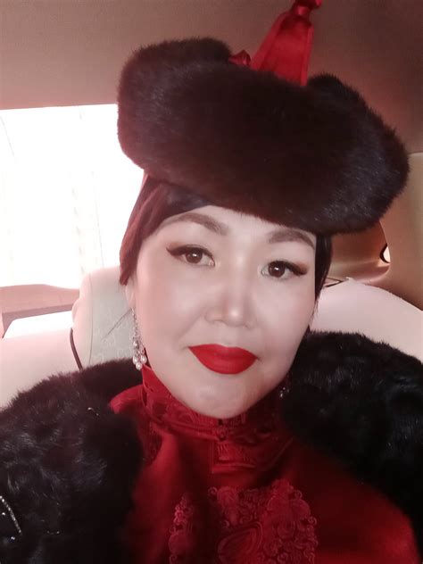 Ц Хулан шүүх хурлын үеэр эцсийн үг хэлэхдээ “Ирээдүй анирдахын бадаг” шүлгээ уншжээ ТАС МН